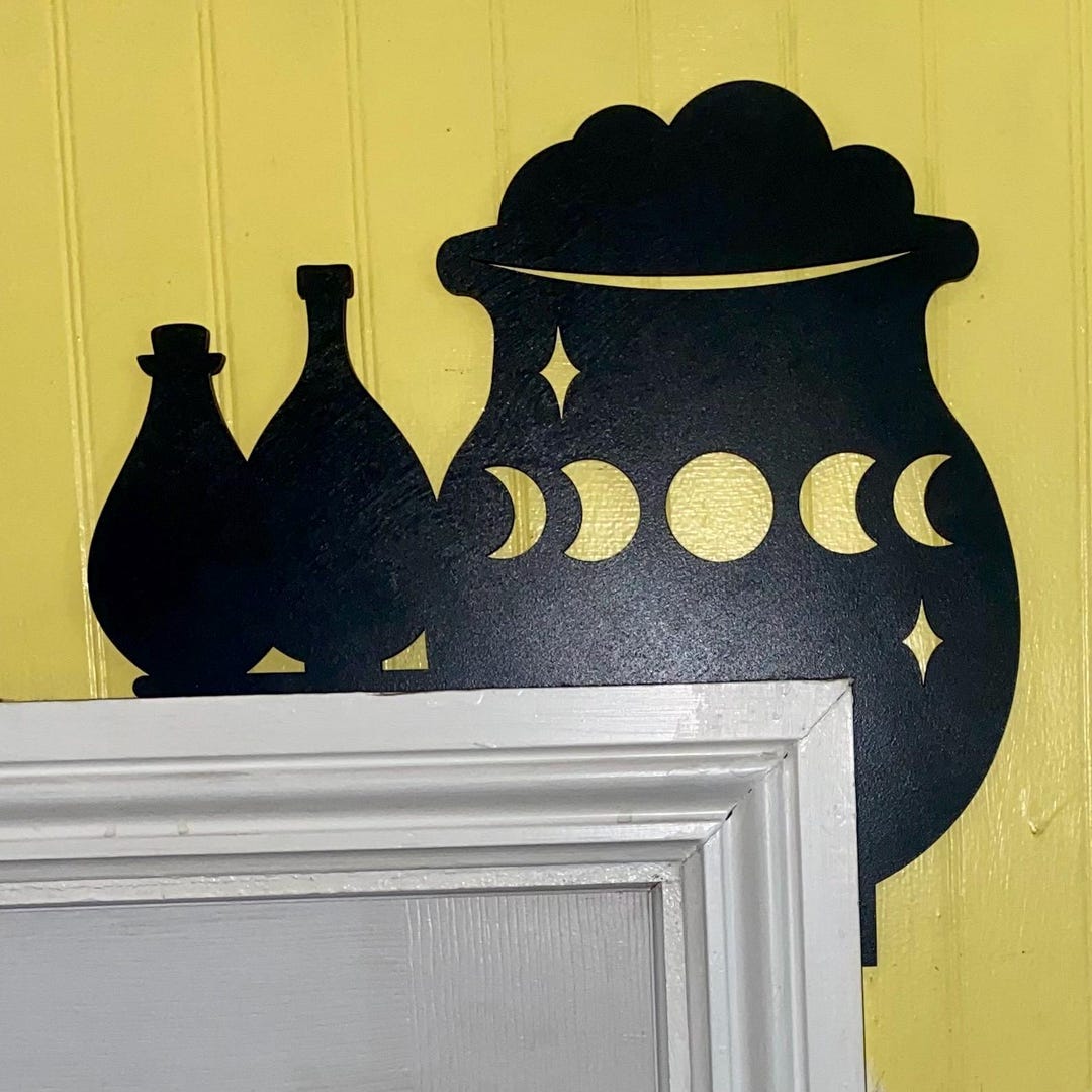 Cauldron and Potions Décor | Spooky Door Decoration Style 18 ...