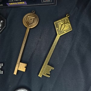 Resident Evil Mansion Keys (1996) (set of 5) 1:1 Prop Replica - Etsy