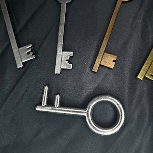 Resident Evil Mansion Keys (1996) (set of 5) 1:1 Prop Replica - Etsy