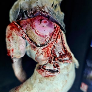 Resident Evil Lisa Trevor 1/6 Statue - Etsy