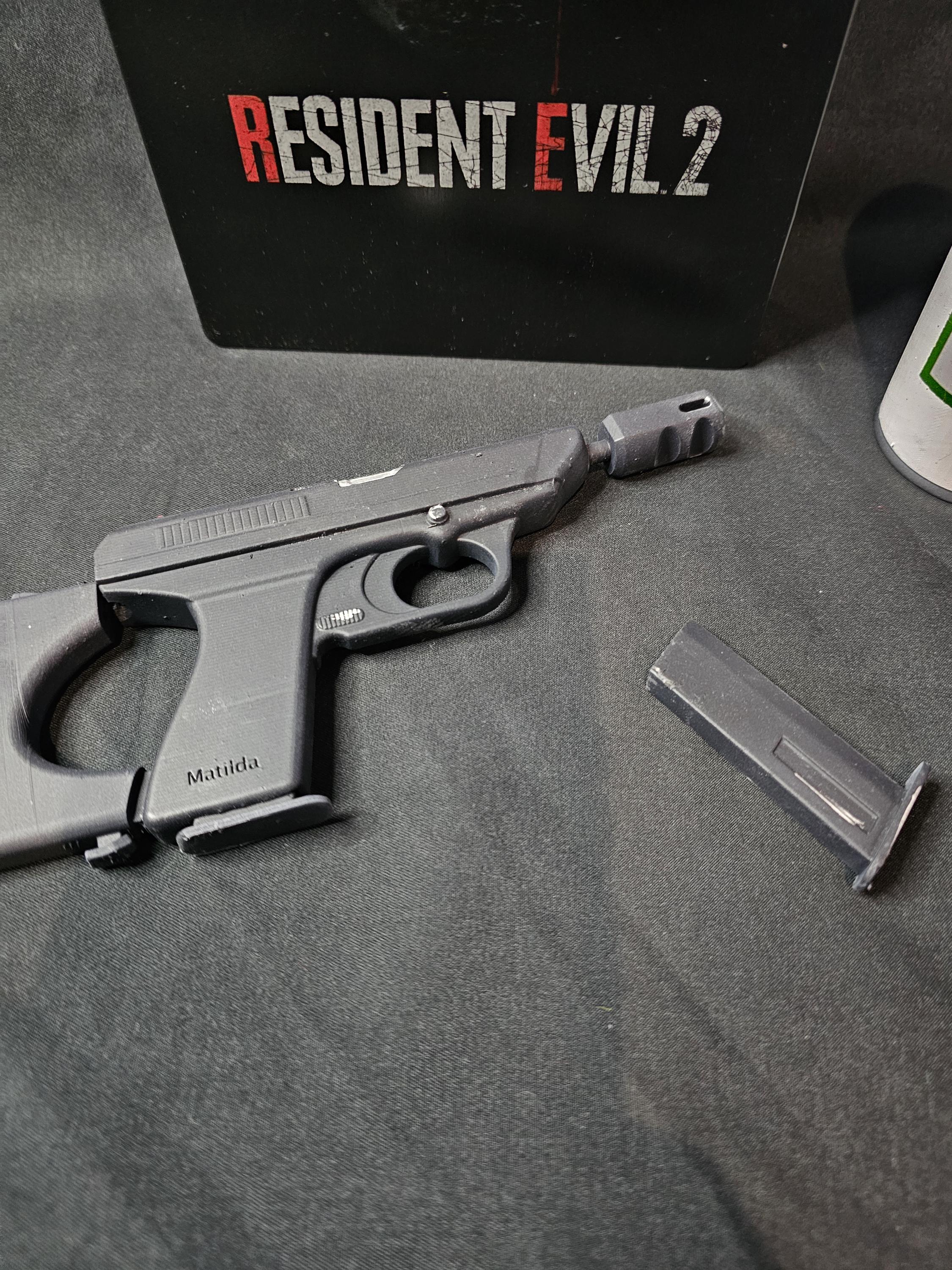 Resident Evil 2 First Aid Spray and Matilda 1:2 Scale Prop - Etsy UK