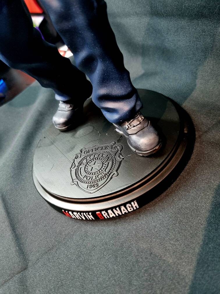 Resident Evil 2 Marvin Branagh Figure 1/6 W/ Base - Etsy