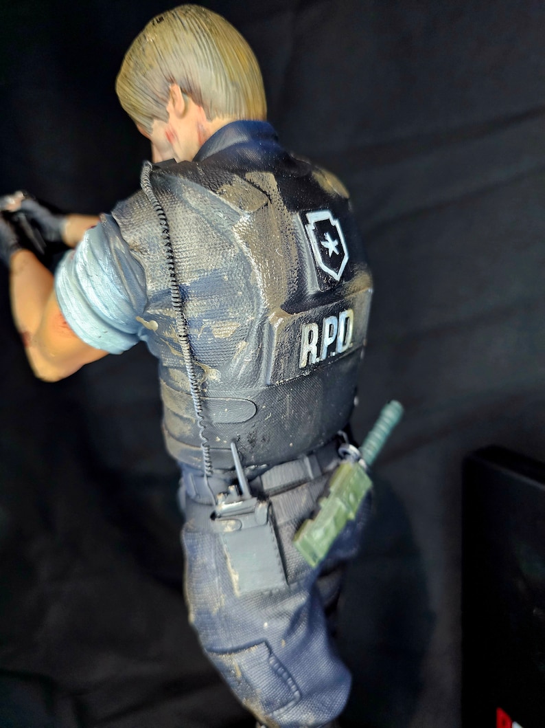 Resident Evil 2 RPD Leon Kennedy 1/6 - Etsy