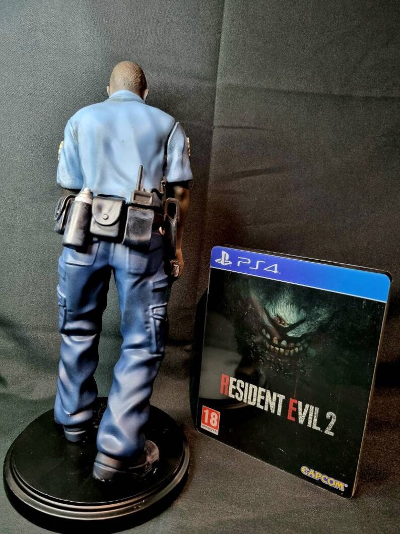 Resident Evil 2 Marvin Branagh Figure 1/6 W/ Base - Etsy