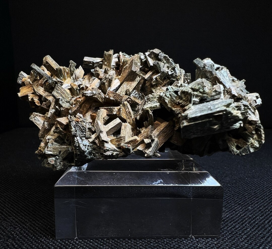 Uralite Mineral From Alaska (stand Included) Collectors Piece, Home ...