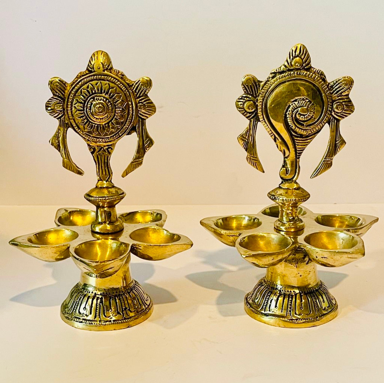 Brass Perumal Sangu Chakra Kuthu Vilakku Standing Oil Lamps - Etsy