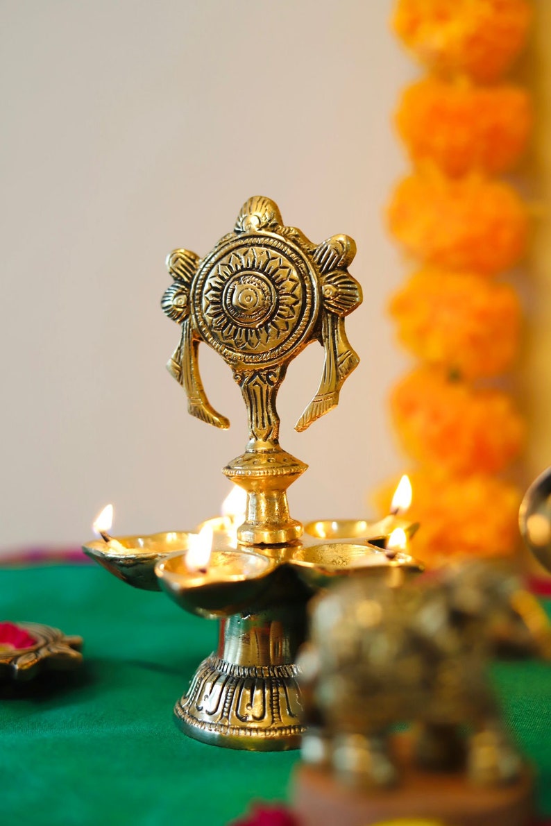 Brass Perumal Sangu Chakra Kuthu Vilakku Standing Oil Lamps - Etsy
