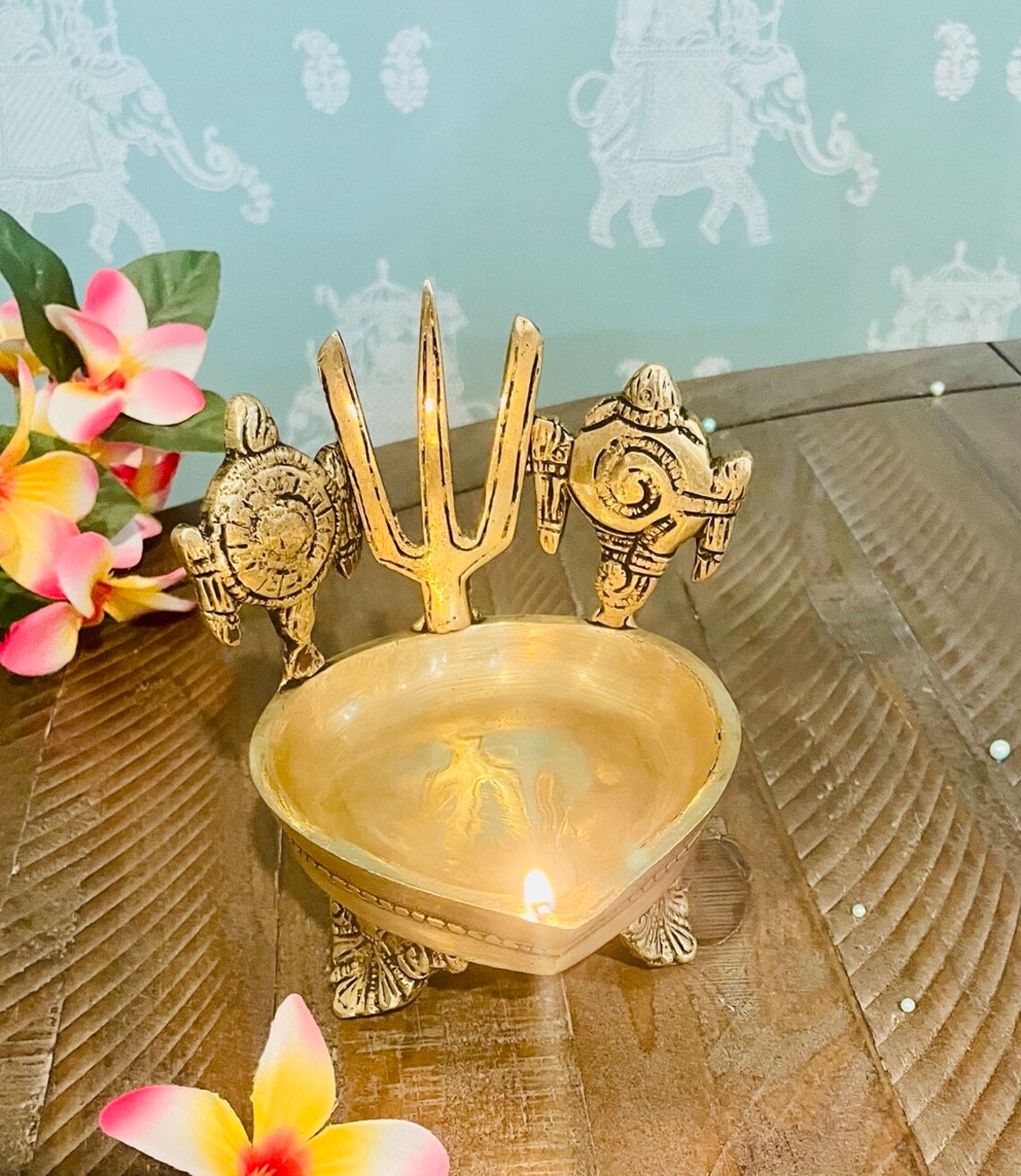 Shankh Chakra Namah Brass Diya: Hand-carved Pooja Mandhir Decor - Etsy