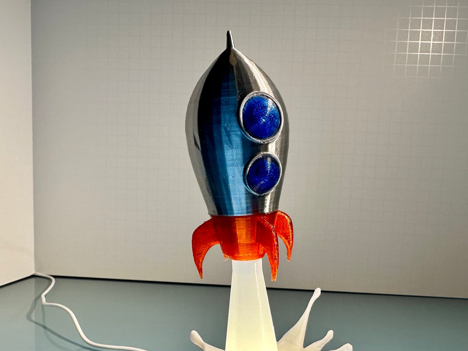 Retro Futuristic Rocket Space Ship / Spaceship LED Lamp - Free Shipping ...