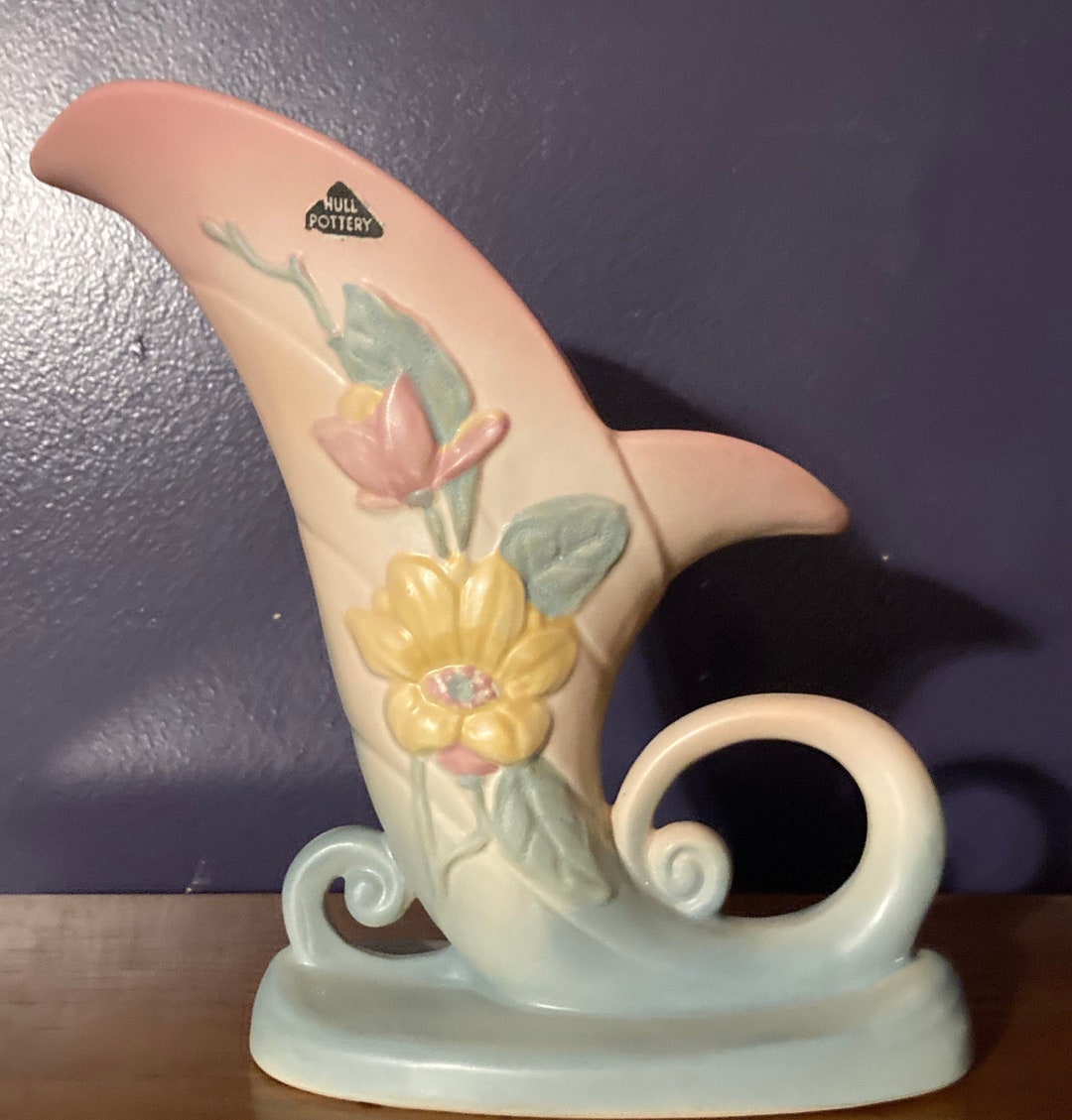Hull Art Cornucopia Vase Vintage 40s Mid-century Matte Finish, Spring ...