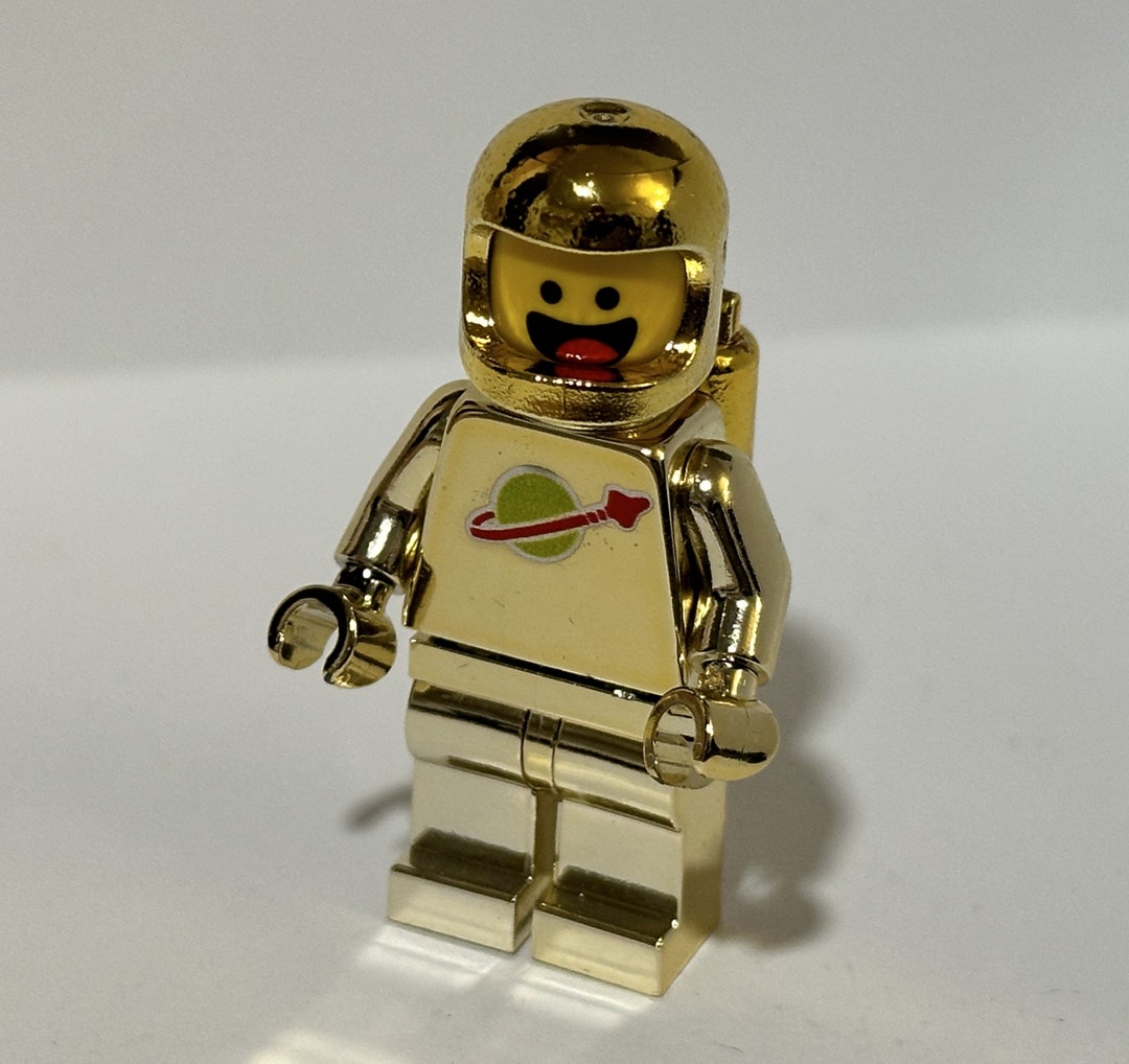 Lego Spaceman Space Chrome GOLD Minifigure Benny Very RARE! Lego Movie ...