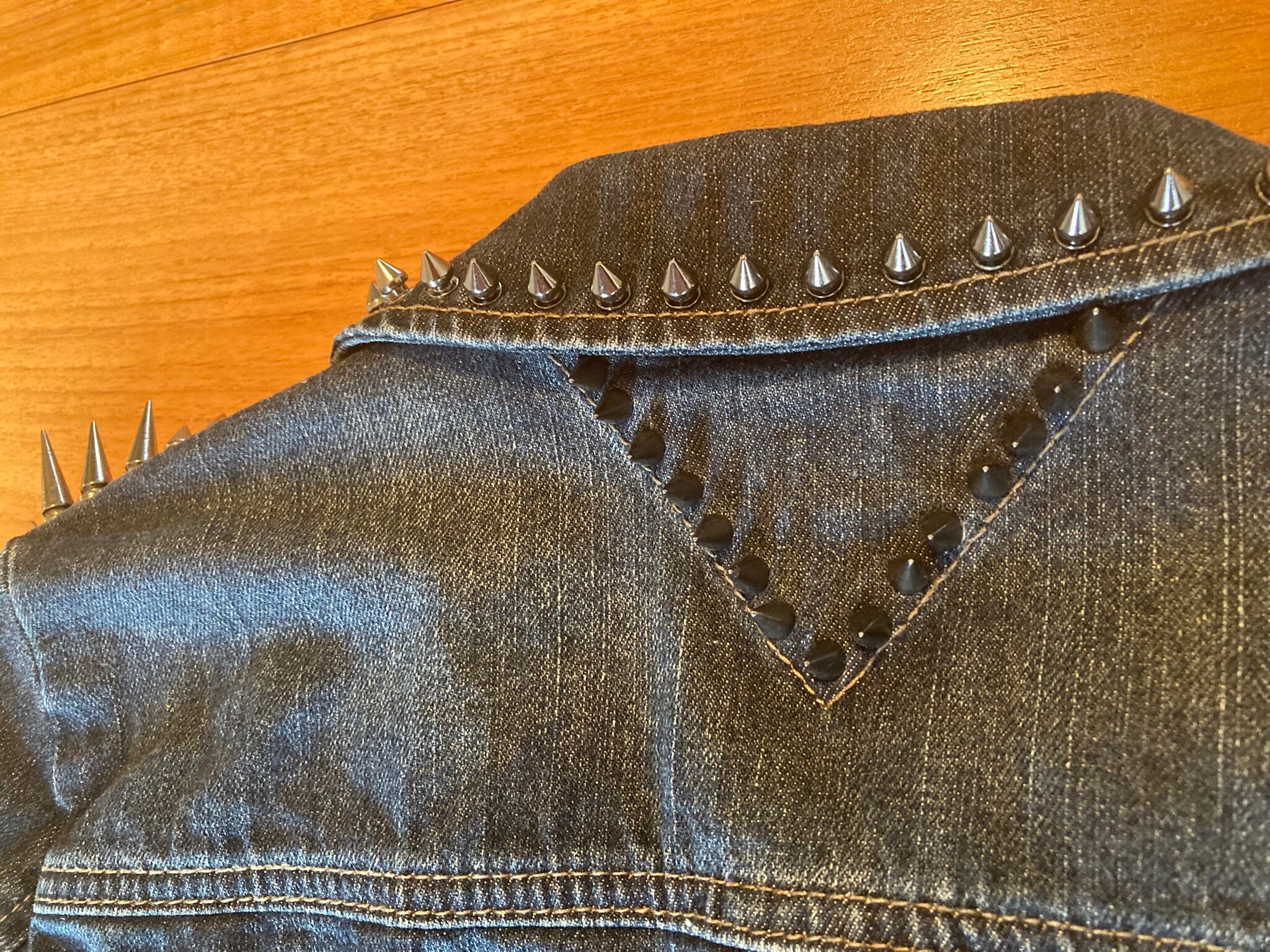 Tommy Hilfiger Small Jean Jacket Dark Denim Spiked Collar and Spiked ...