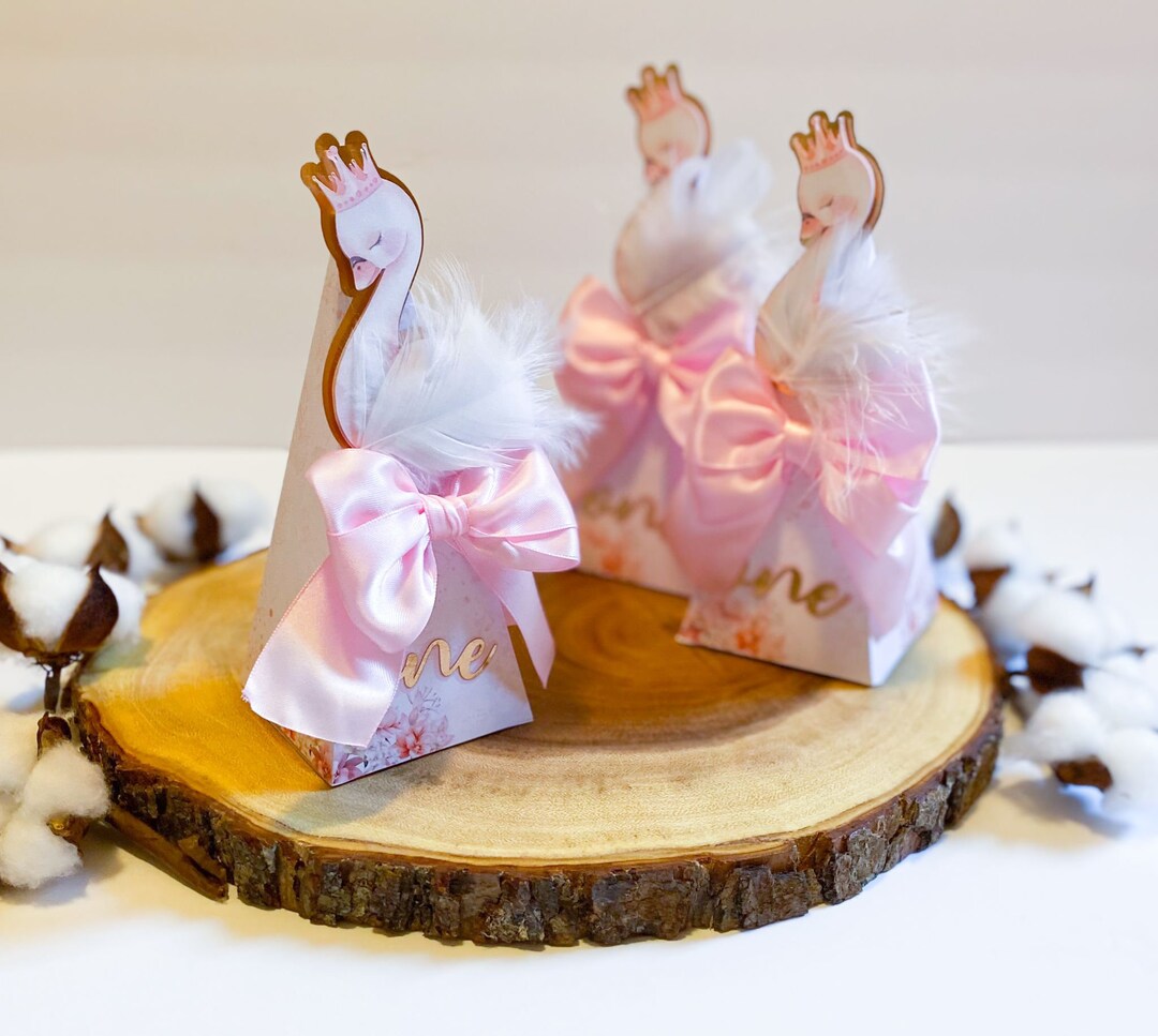 Swan Party Favor. Delicate Swan Treat Boxes. Party Decor and Gift Boxes ...