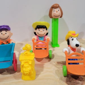 Vintage Charlie Brown Snoopy Lucy Linus Peanuts Happy Meal Toy Set ...