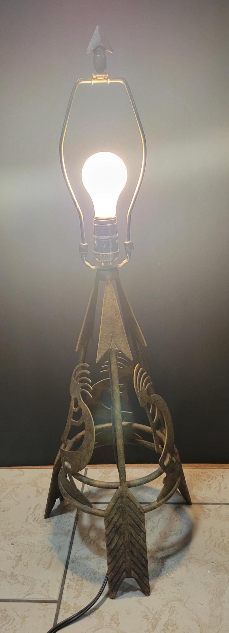Vintage Brown Metal Table Lamp Tepee Shaped Kokopelli Arrows Rusty ...