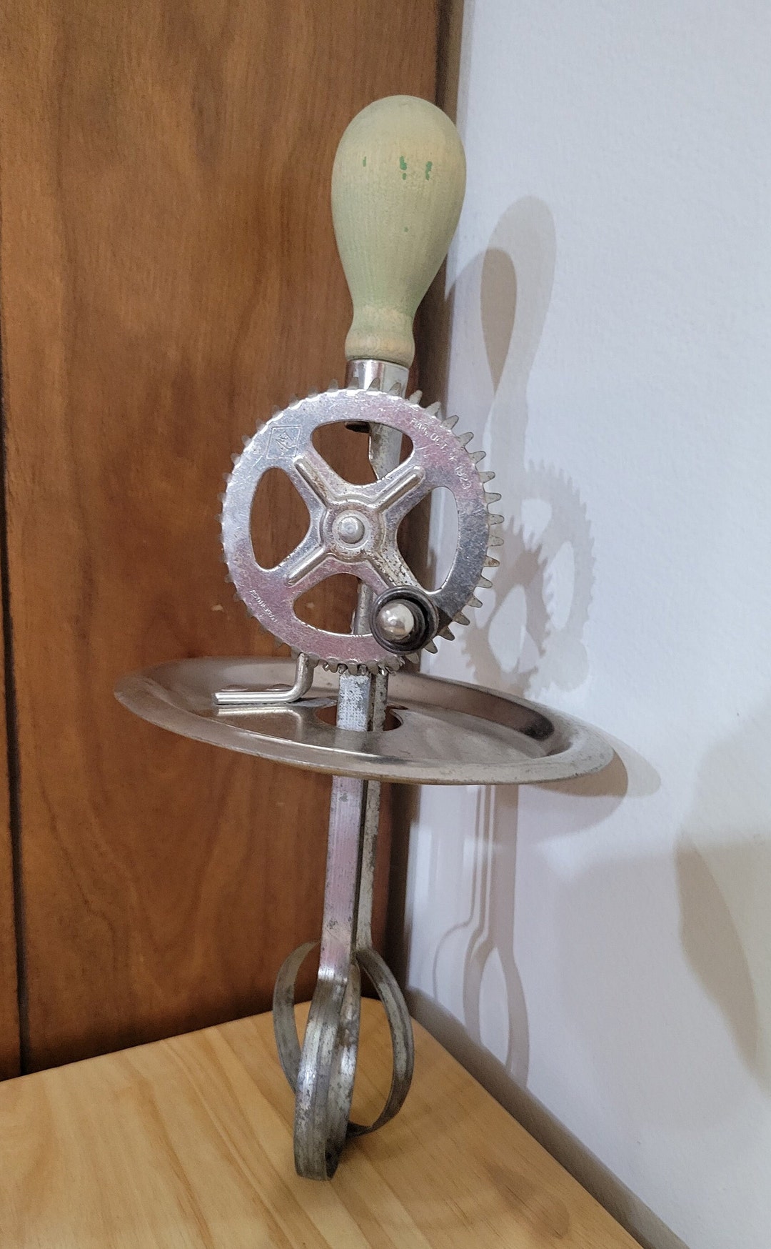 Vintage Ecko Hand Held Crank Mixer With Shield & Green Wooden Handle ...