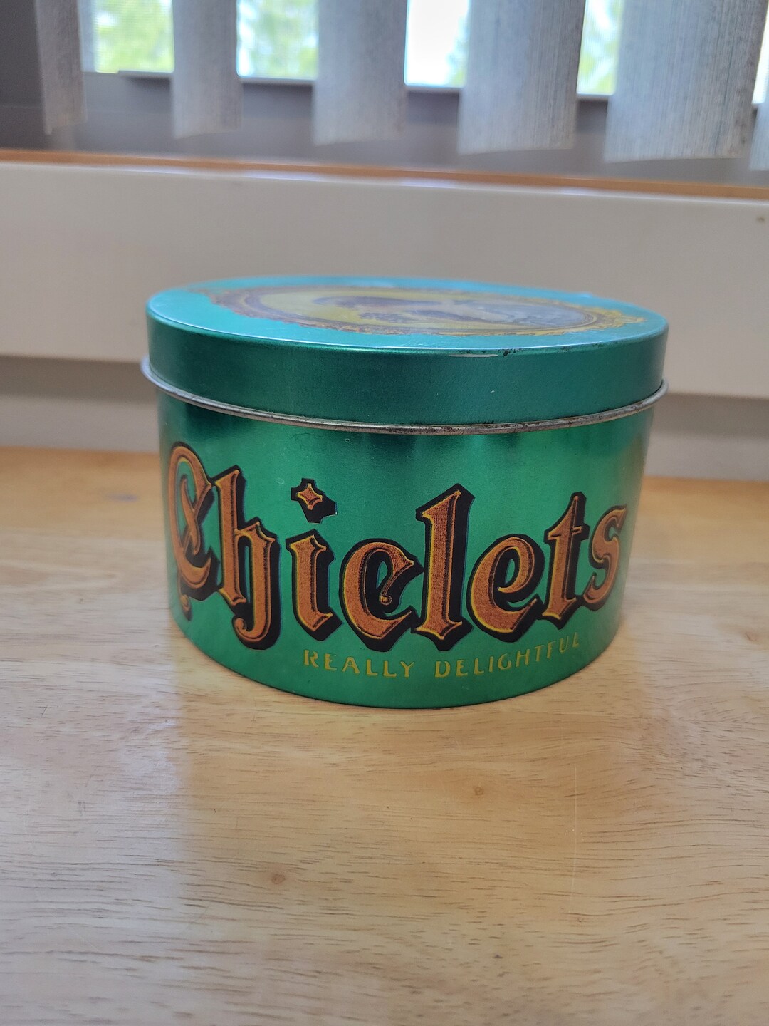Vintage 1950s chiclets Really Delightful Chewing Gum Tin Candy Box ...