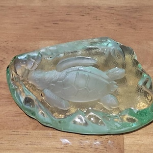 Vintage Green Glass Sea Turtle Display or Paperweight, 4.5" Long, 3 ...