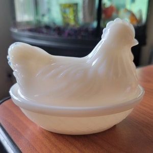 Vintage Milk Glass Chicken Hen Sitting on Her Nest Covered Candy Dish ...