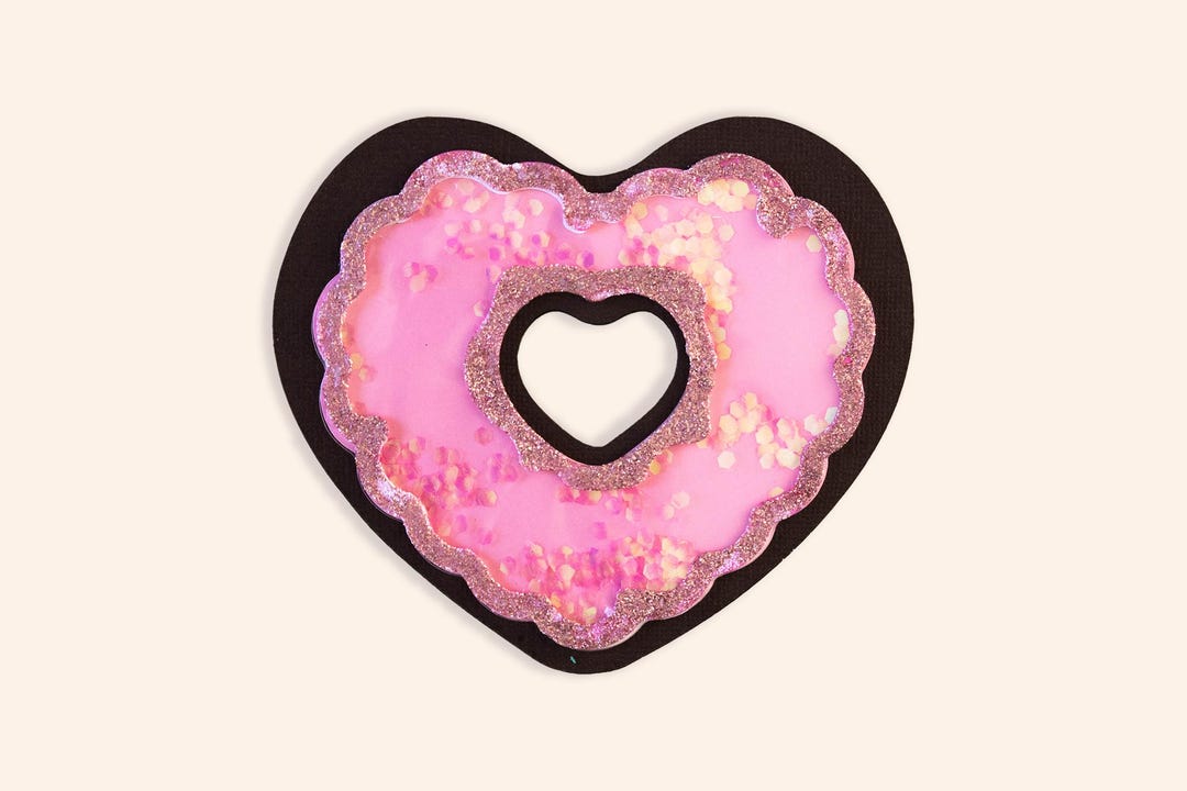 Donut Heart Shaker Card SVG Design - Etsy
