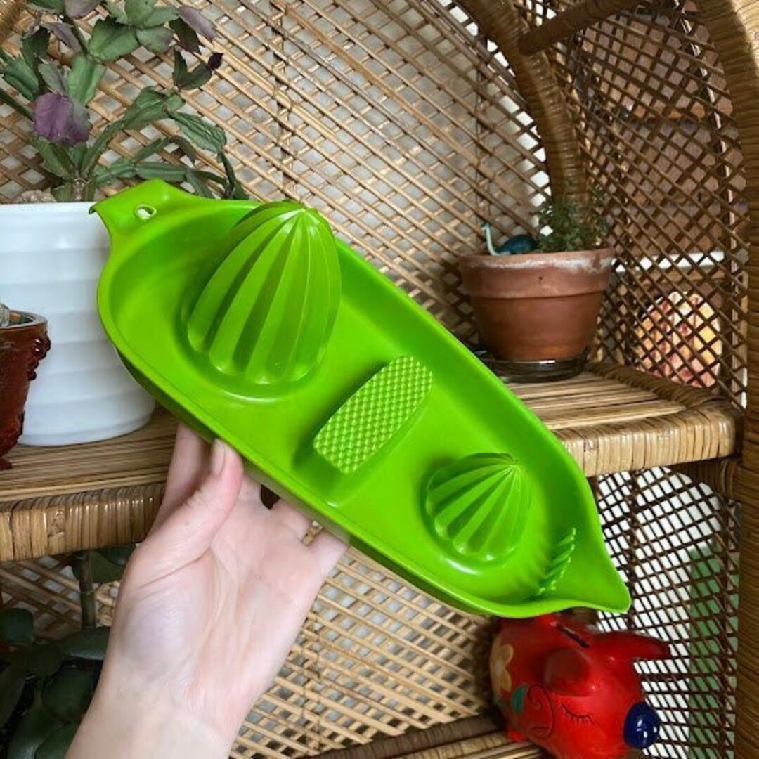 Vintage Hutzler Lime Green Citrus Juicer 70s Plastic Juicer Reamer ...