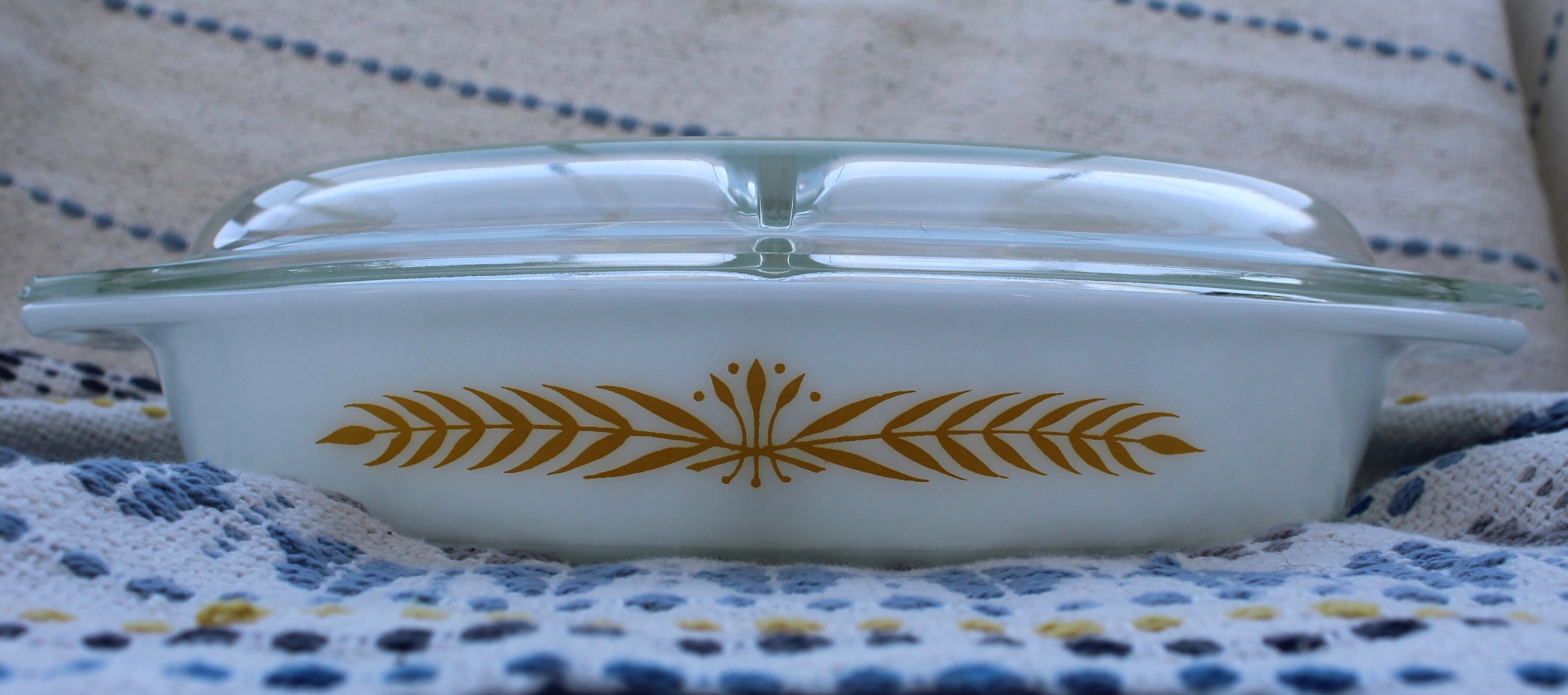 Pyrex, Royal Wheat 063, Divided Casserole Dish With a Lid. - Etsy