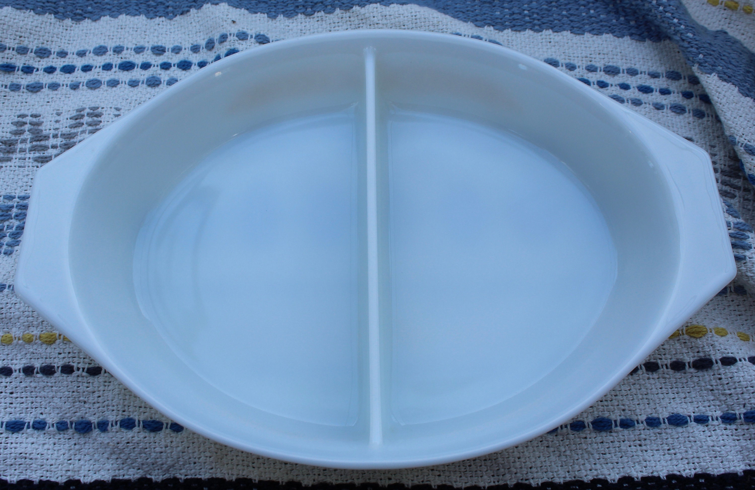 Pyrex, Royal Wheat 063, Divided Casserole Dish With a Lid. - Etsy