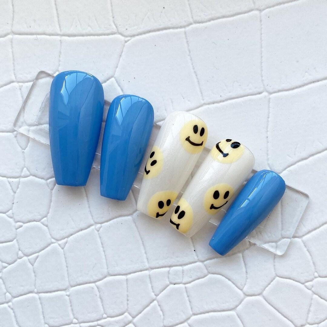 Blue Smiley Face Set Press on Nails - Etsy