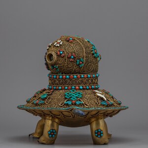 Handcrafted Tortoise & Conch Shell Set: Gemstone Engravings Reflecting ...