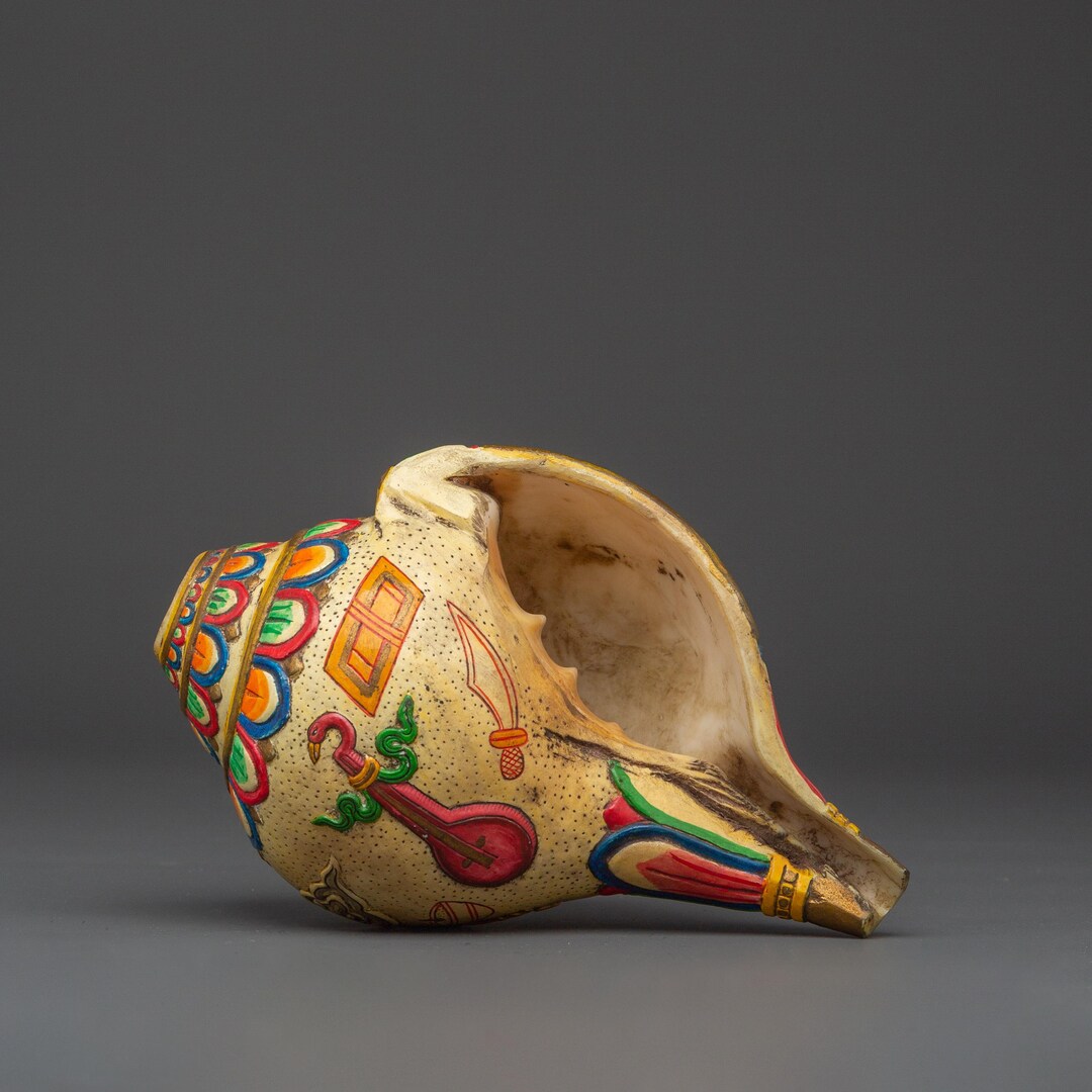 Tibetan Ritual Shankha | Hand-painted Conch Shell With Acrylic Color | Spiritual Buddhist Puja ...