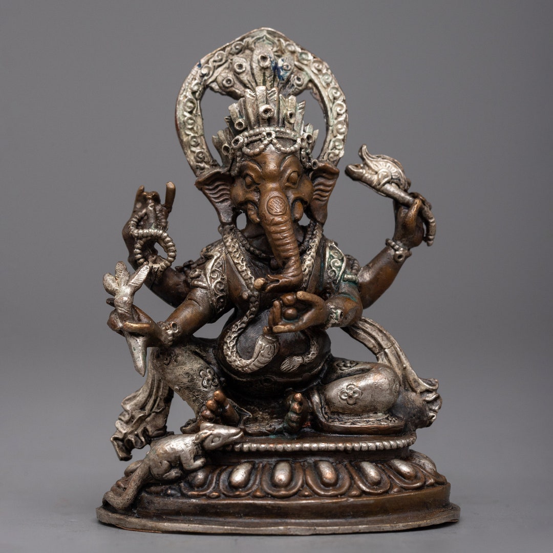 Fine Statue of Lord Ganesh | Hindu God Ganesh Sculpture | Elephant Like ...
