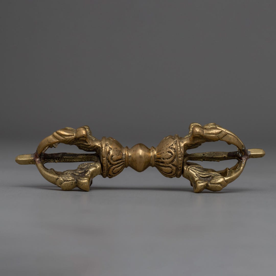 Tibetan Ritual Buddhist Vajra | the Thunderbolt of Enlightenment | the ...