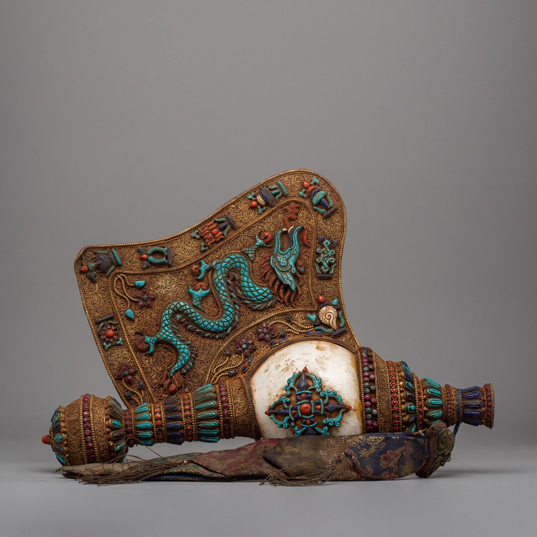 Traditional Tibetan Shankha for Meditation With Sacred Motifs for ...