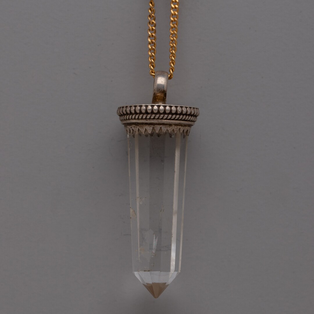Crystal Locket Pendant: A Touch of Magic for Your Look | Enhance Your ...