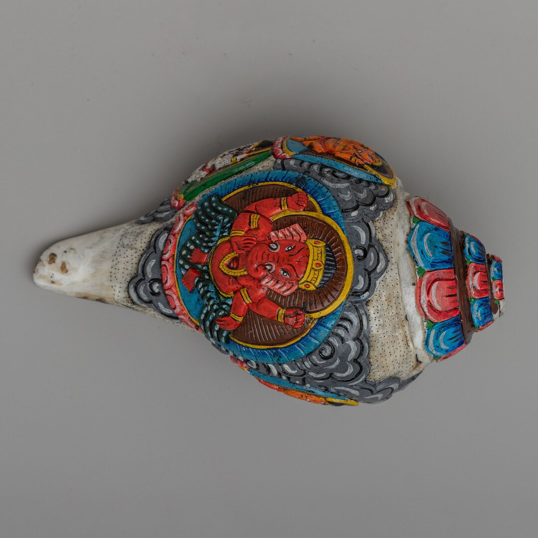 Beautiful Handmade Ganapati Conch Shell | Buddhist & Hinduism Ritual ...