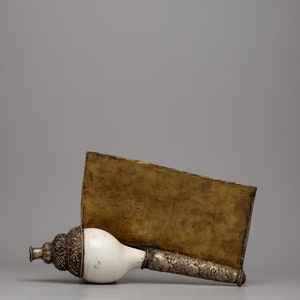 Handcrafted Buddhist Deity Conch Shell (sankha) | Tibetan Auspicious ...