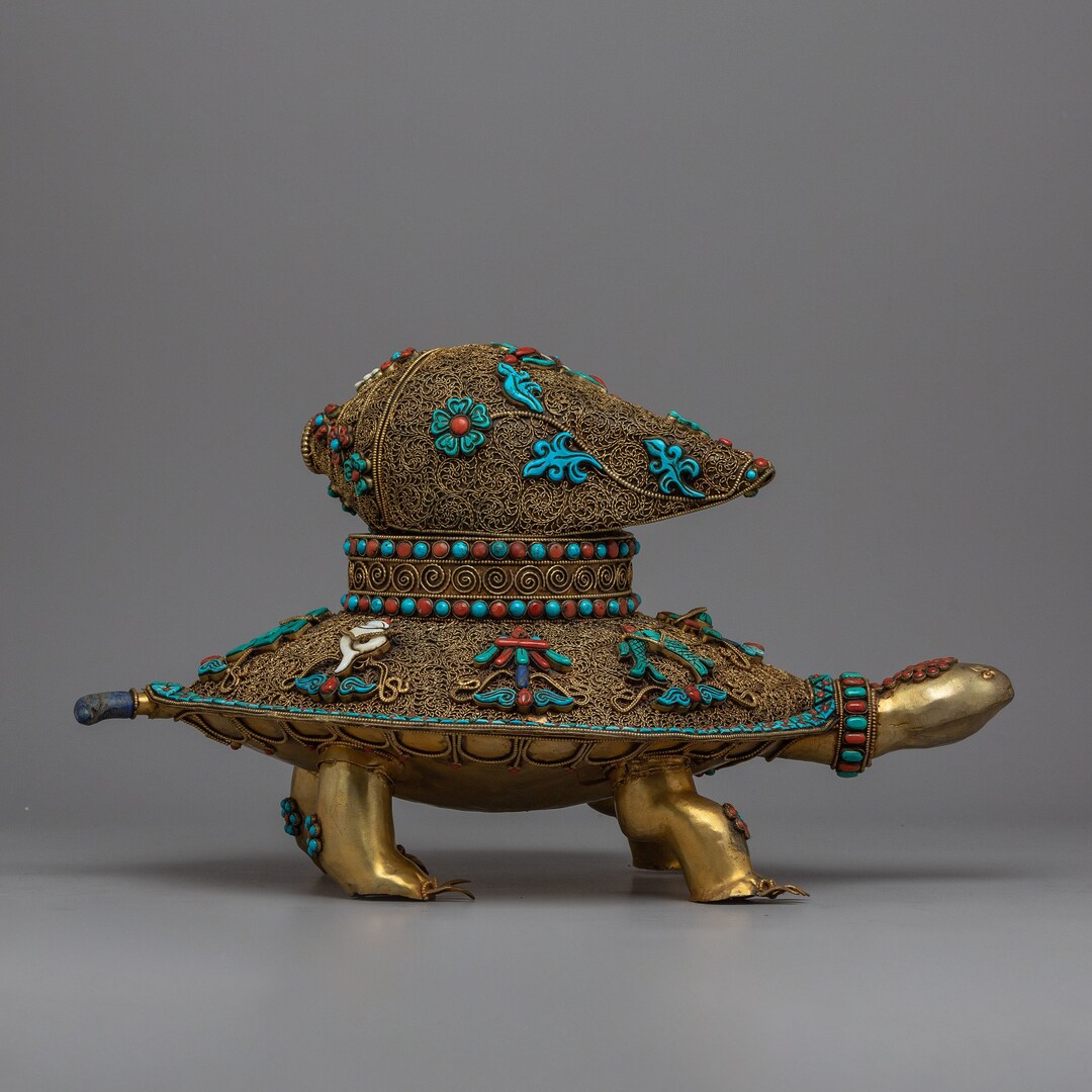 Handcrafted Tortoise & Conch Shell Set: Gemstone Engravings Reflecting ...