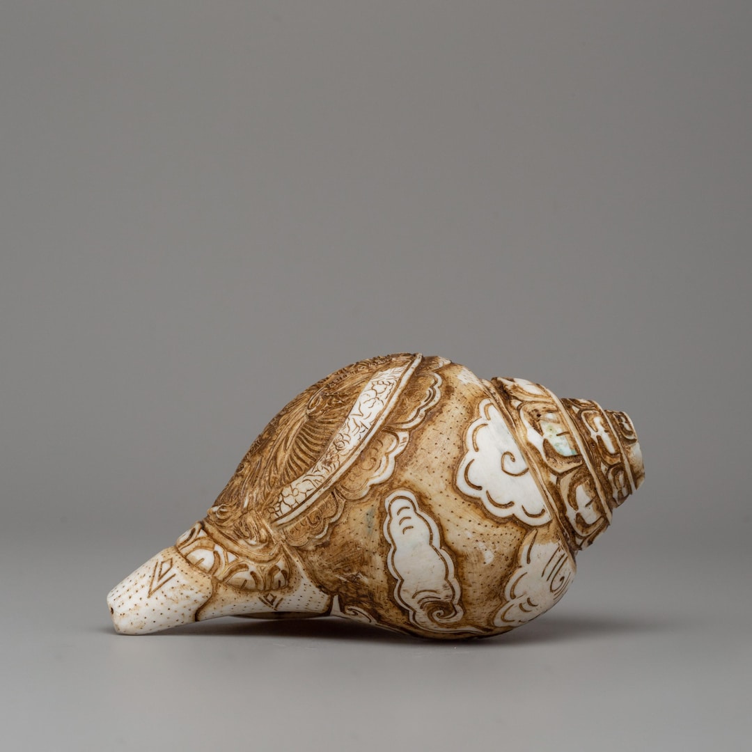Sacred Traditional Conch Shell Guru Rinpoche Shankha for Shrines ...