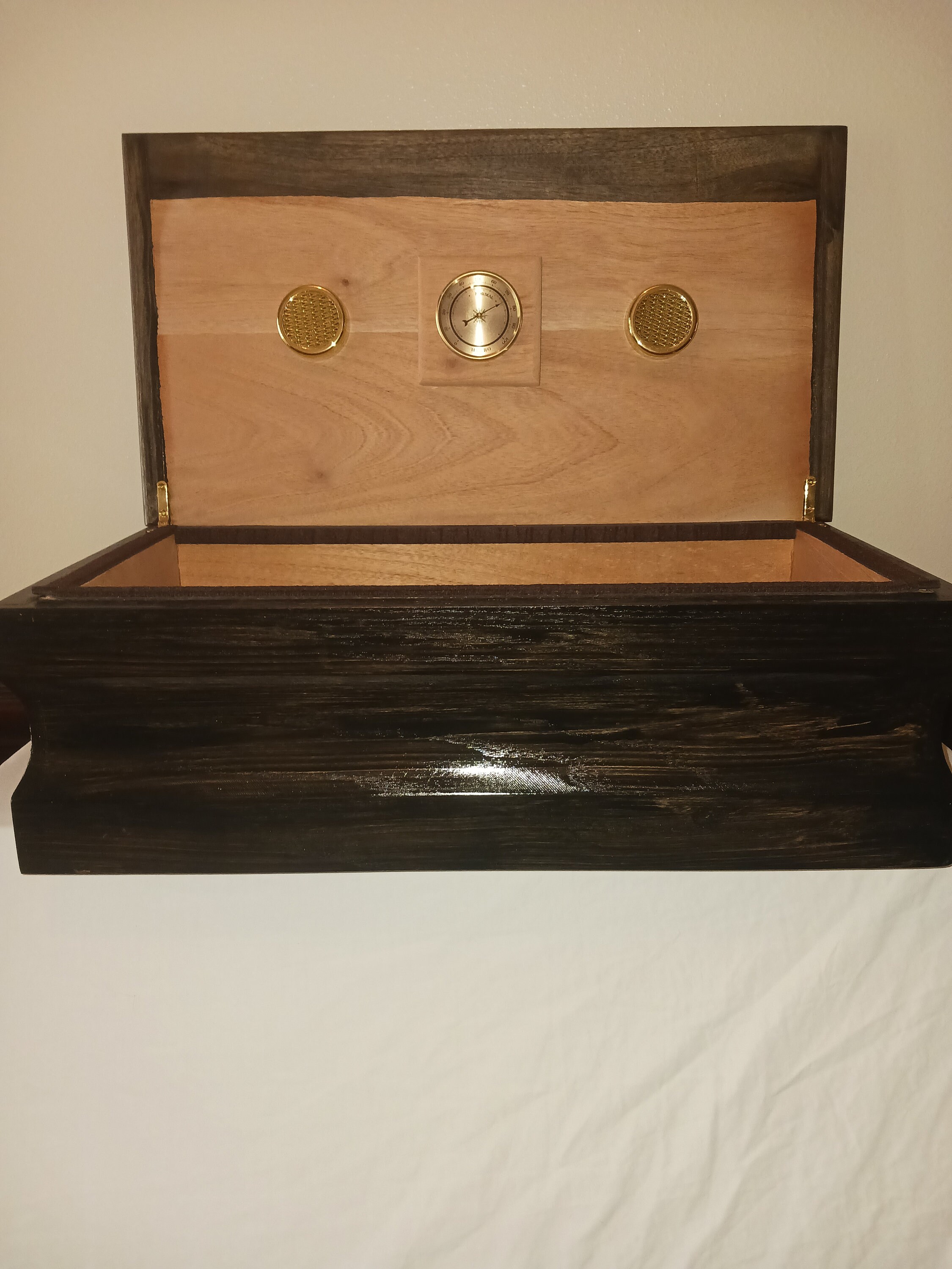 Humidors. Custom Crafted in the USA. Spanish Cedar Interiors. Exterior ...