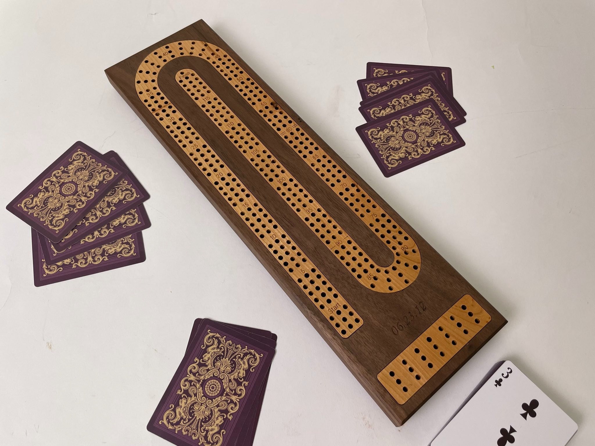 Premium Cribbage Board With Wooden Inlay Comes With 6 Metal Pegs ...