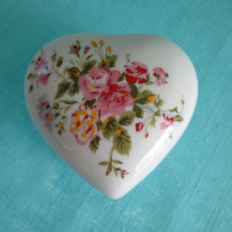 Heart Music Box - Etsy