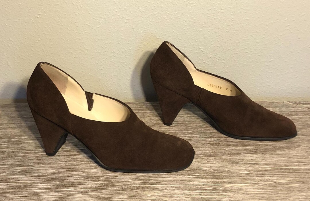 Vintage Women's Suede Square Toe Shooties - Etsy Canada