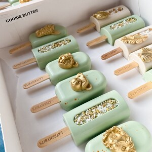 Safari Cakesicles Jungle Cake Pops Giraffe Elephant Lion Cheetah Baby ...