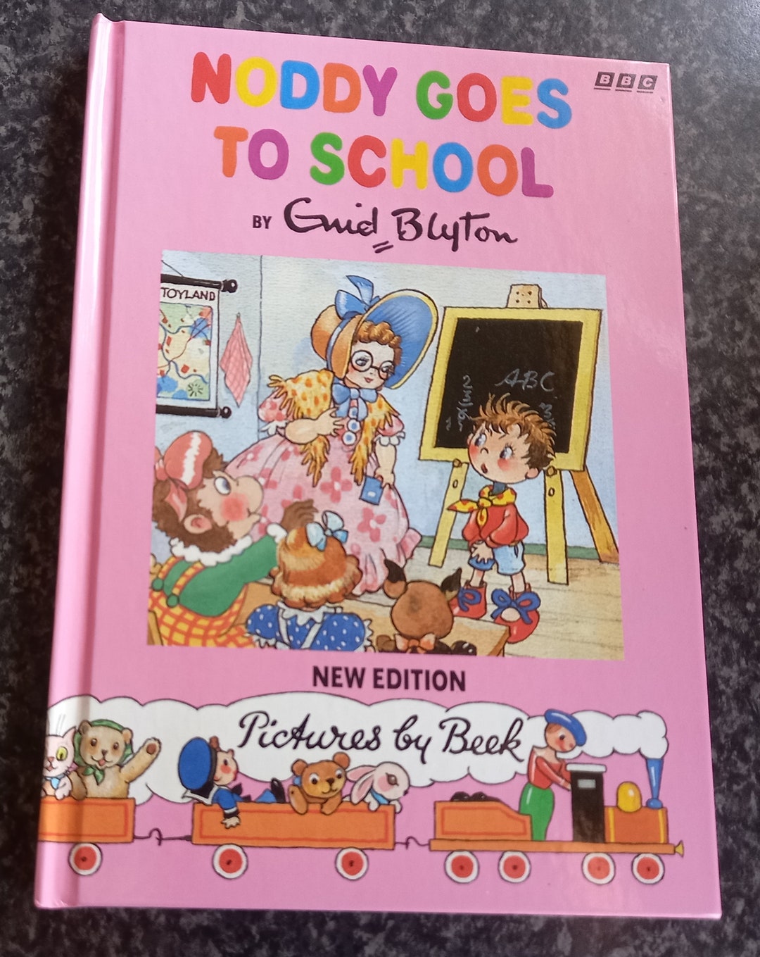 Noddy Goes to School by Enid Blyton. - Etsy