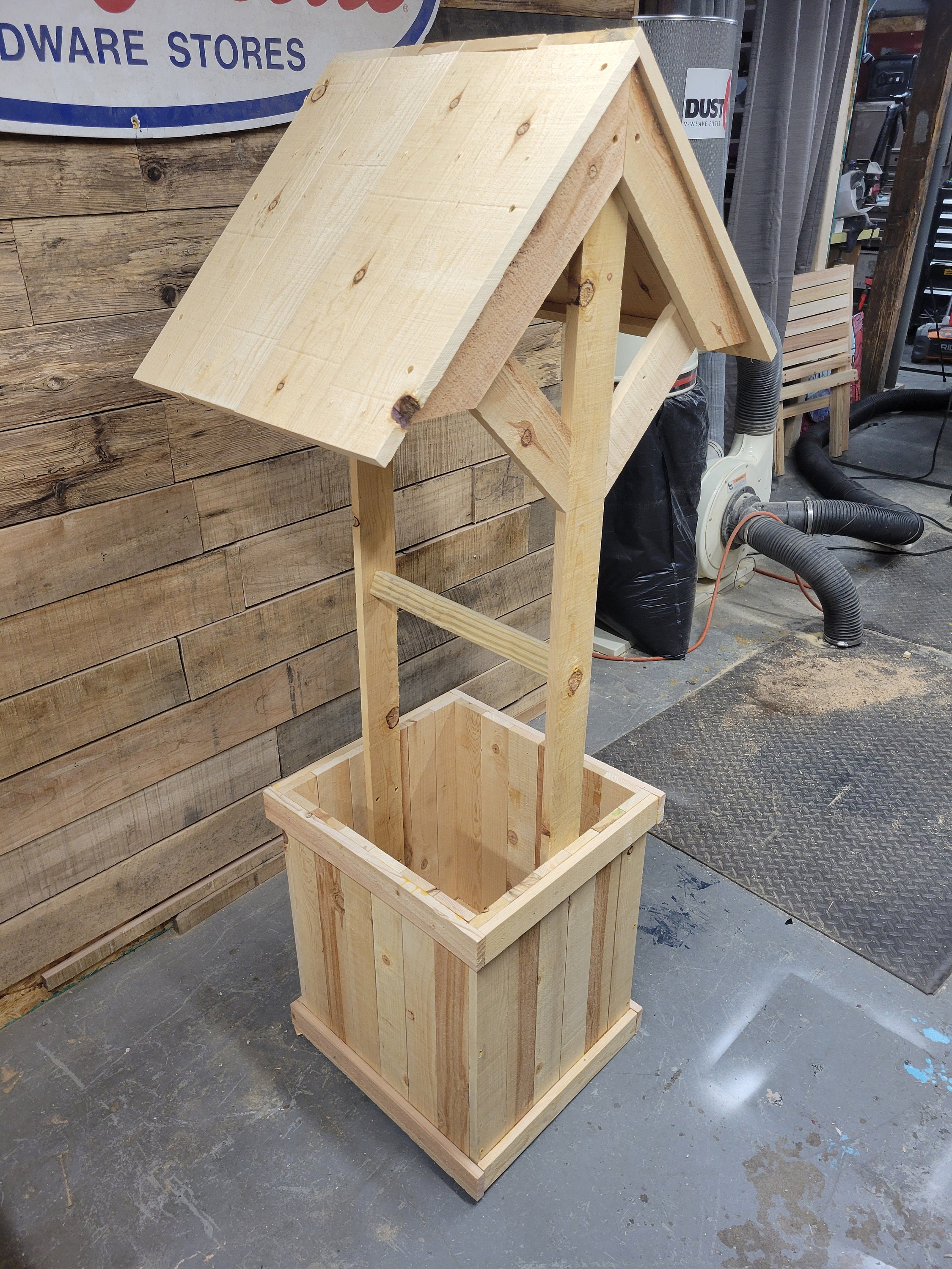 Wishing Well Planter Box Digital Build Plans Wishing Well Planter Plans Wishing Well Planter Digital Download Planter Box Build Plans Etsy