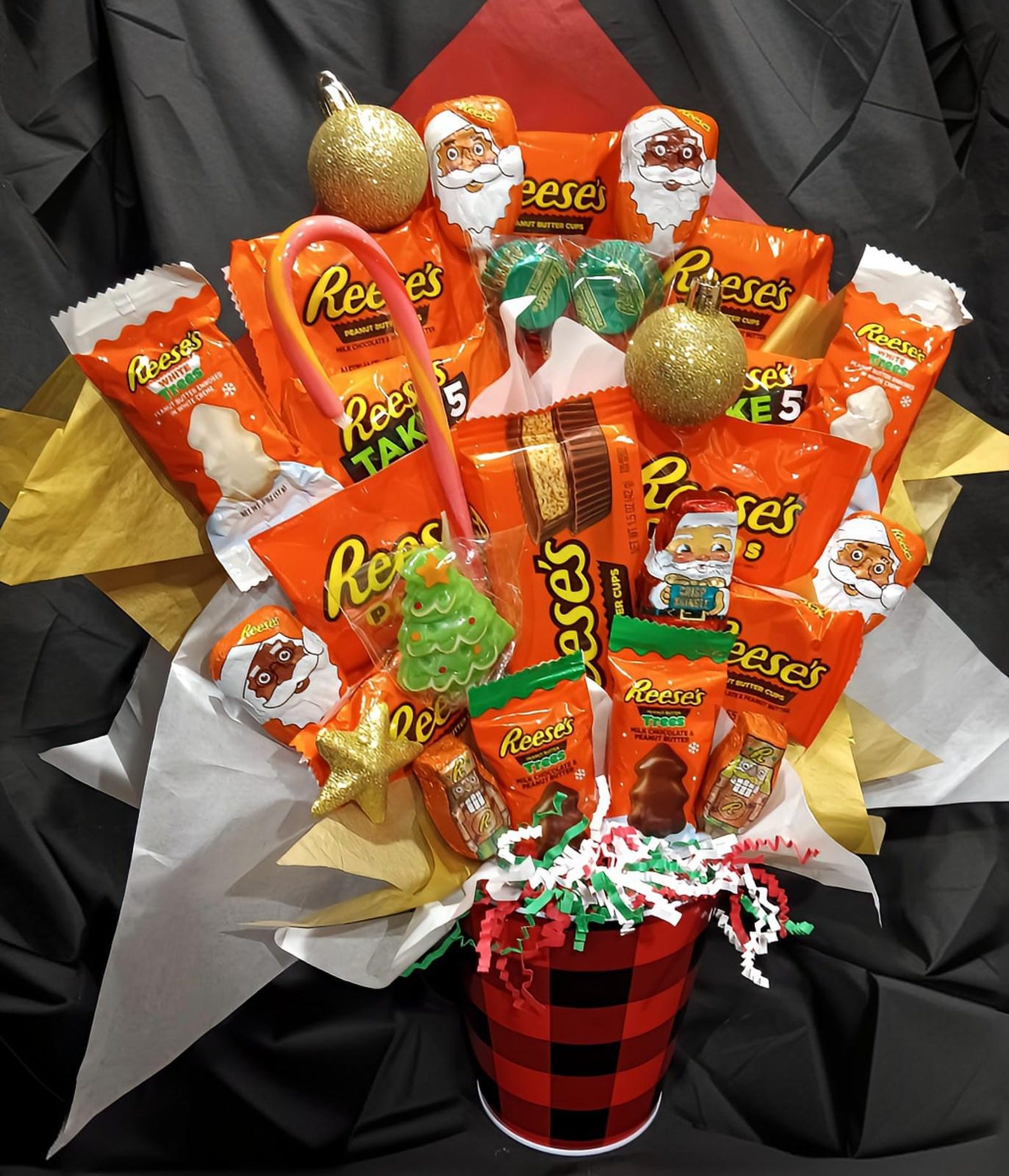 REESES CHRISTMAS GIFT, Reese's Candy Bouquet, Christmas Gift Basket ...