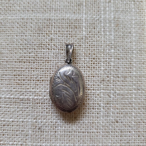 Vintage sterling silver locket - Gem