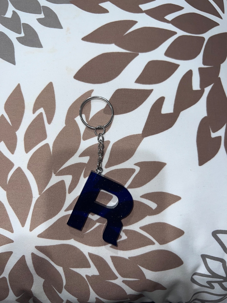 Keychain “R” - Etsy