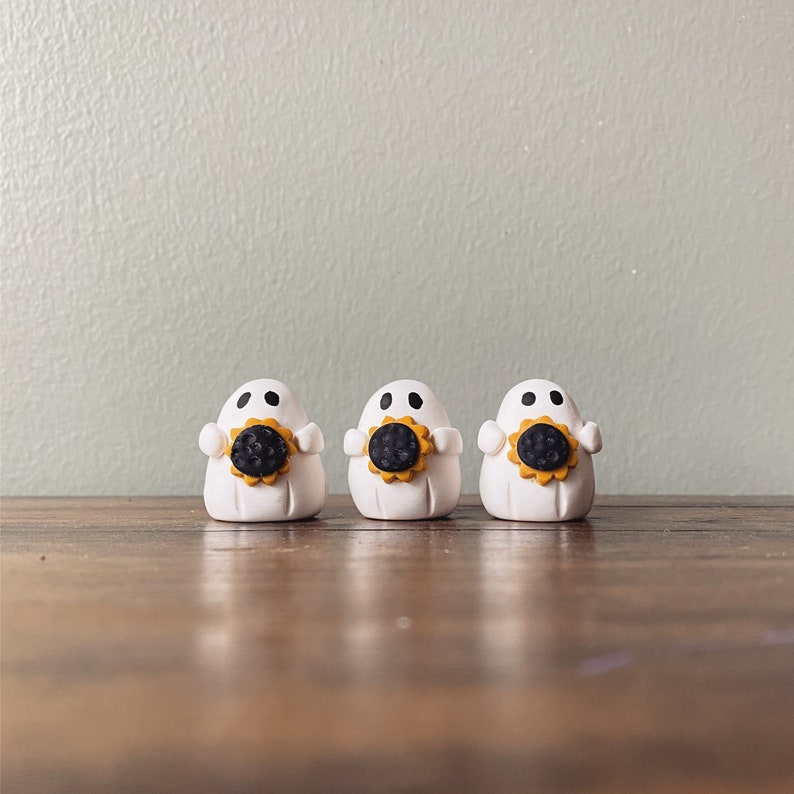 Ghost Figurine. Pocket Ghost. Halloween Decor. Halloween - Etsy