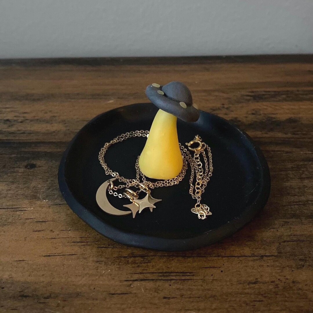 UFO Ring Dish. Spaceship Ring Dish. Alien Abduction. - Etsy
